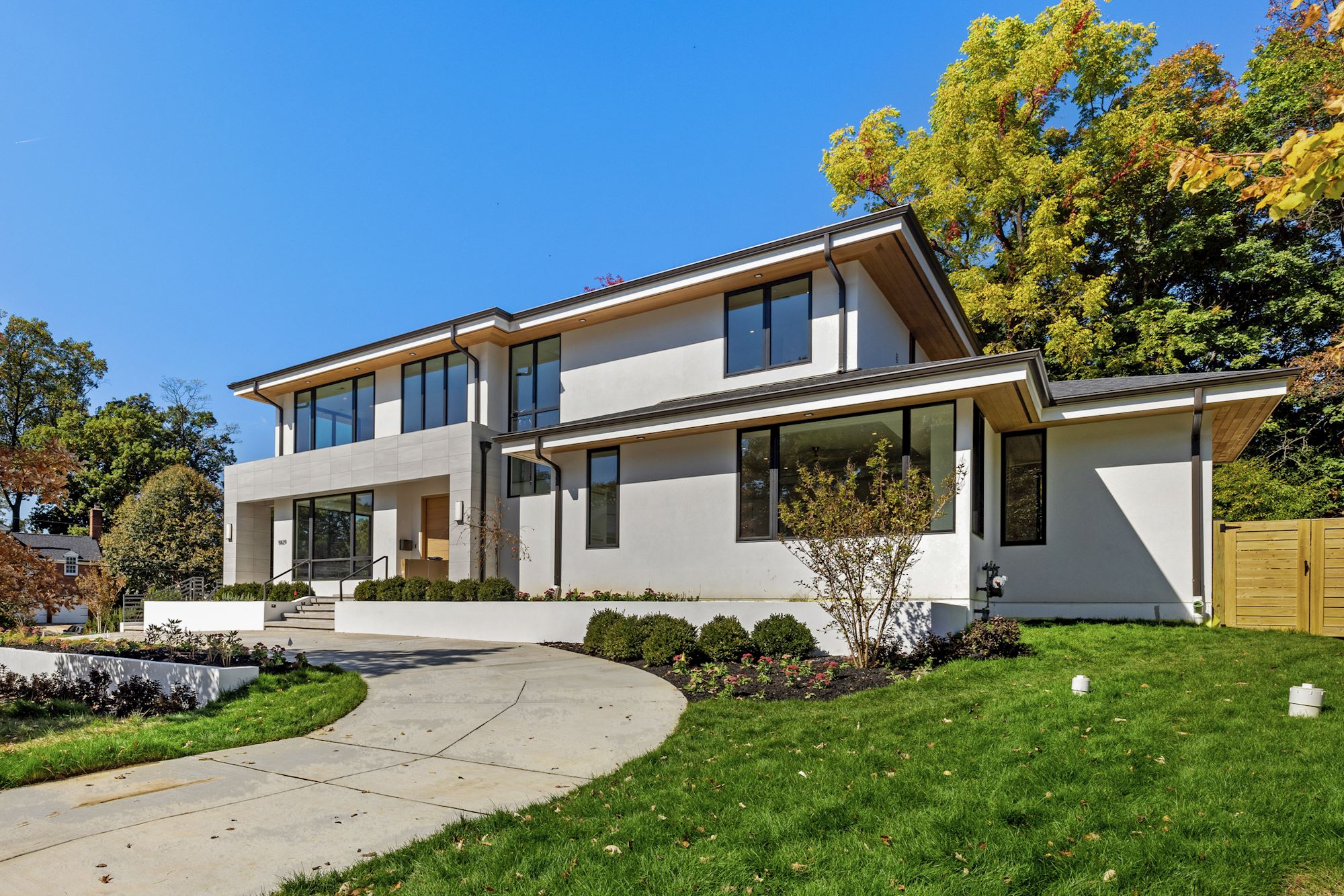 Stucco vs Synthetic | EIFS - Traditional-vs-Synthetic Stucco Stucco vs Synthetic | EIFS - Traditional-vs-Synthetic Stucco