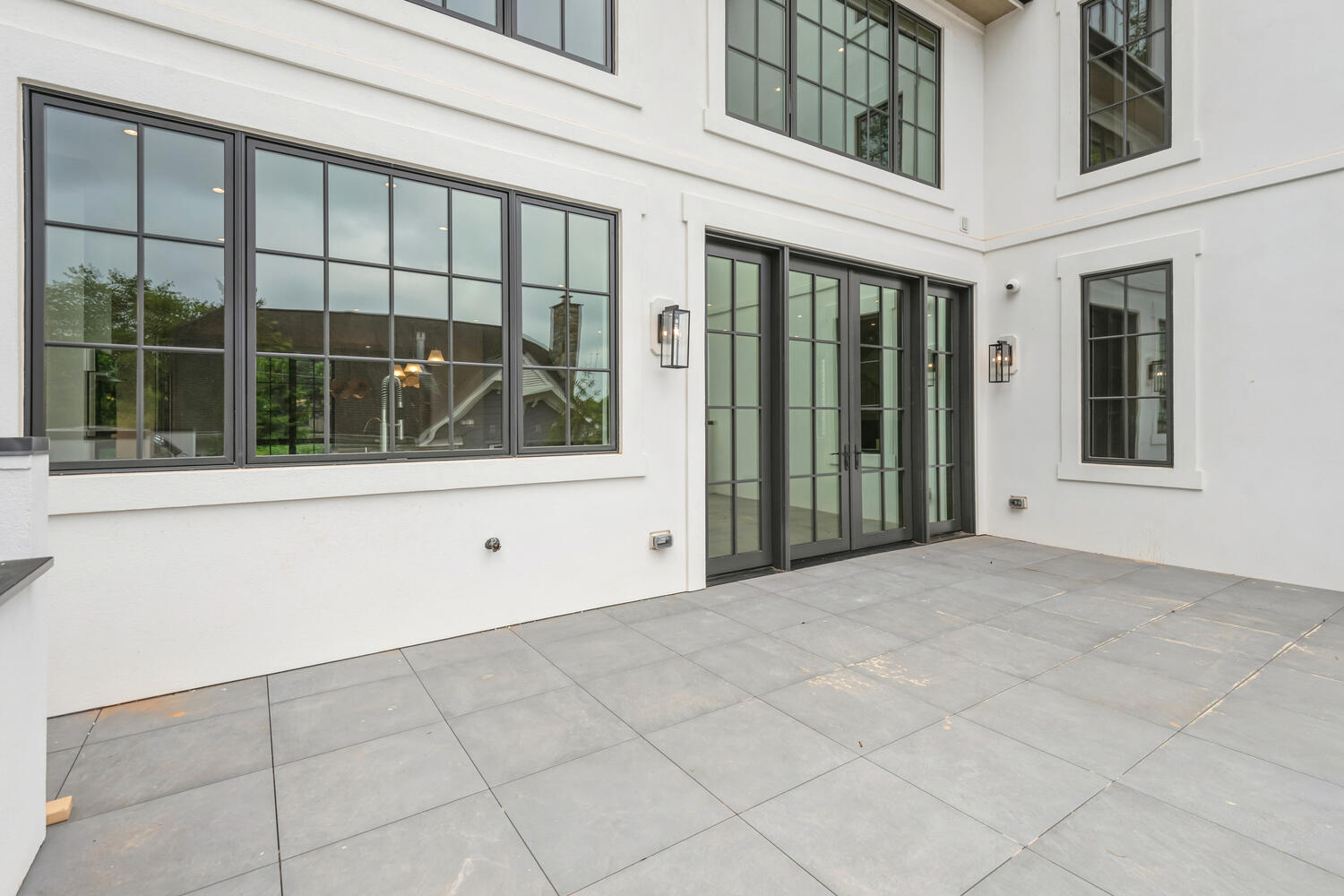 Corlan Model - Paramount Construction